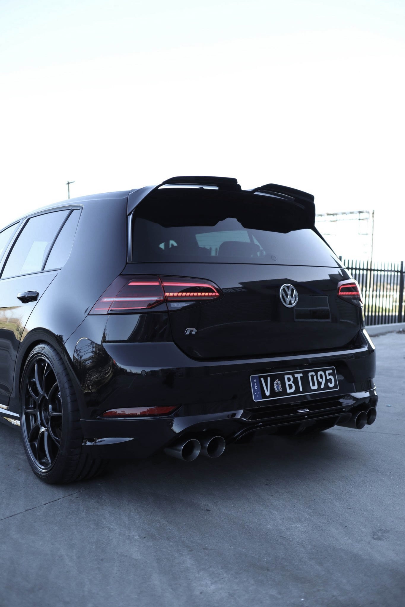 Load image into Gallery viewer, Oettinger Style Spoiler for Volkswagen ...